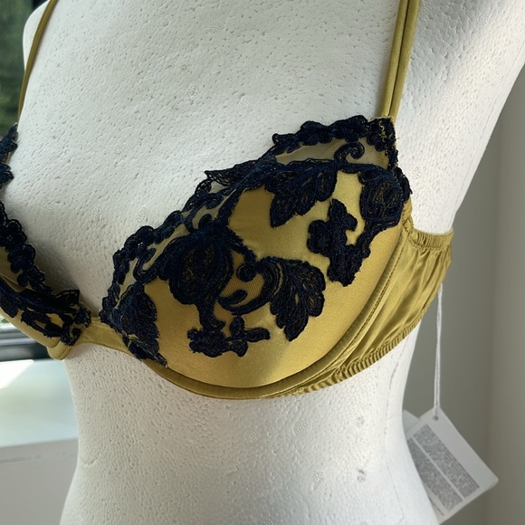 La Perla | Intimates & Sleepwear | La Perla Maison Chartreuse Silk Bra ...